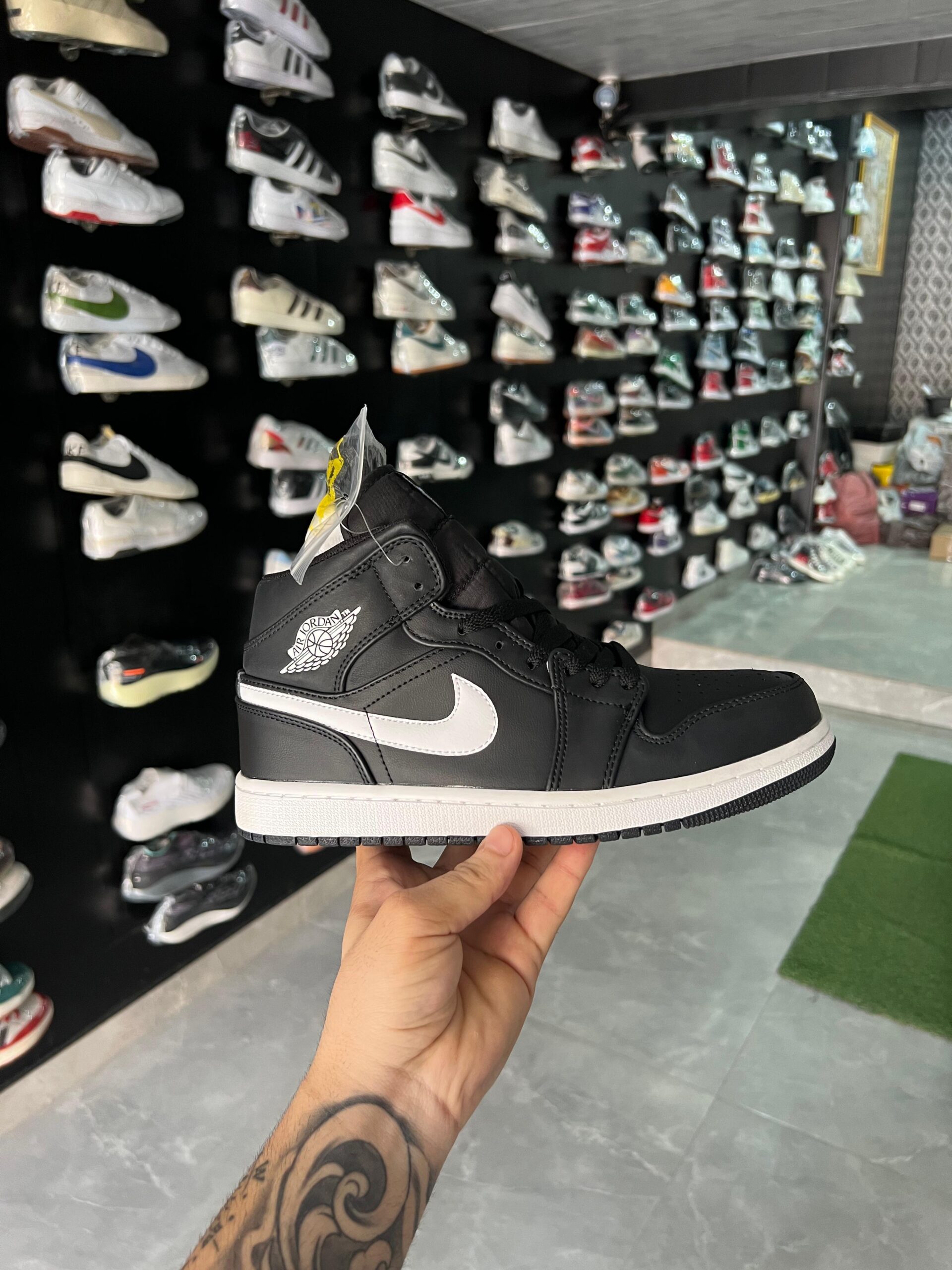 Jordan 1 First Copy Shoes - Nike Air Jordan 1 Black & White